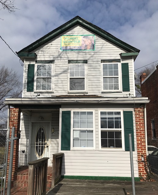 Visit the Big Chair Chess Club House in DC – Kris and Lyssa's Great ...